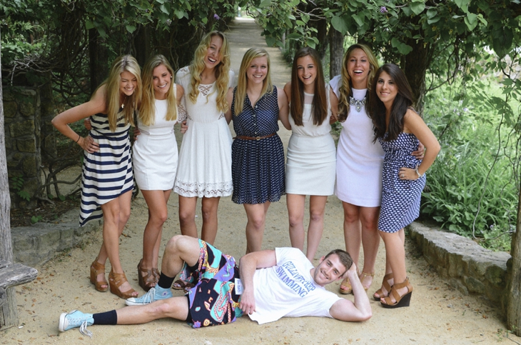 PHOTOGRAPHY | Phi Mu Seniors at UNC Chapel Hill | Still Being Molly